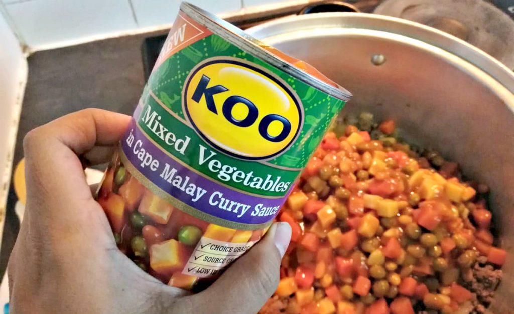 Easy peasy KOO Cape Malay curry homemade pie (can feed a family of very ...